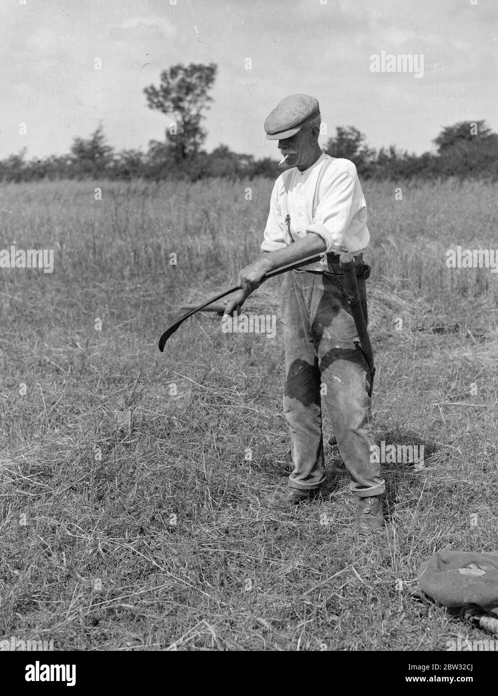 Farmers hand out hi-res stock photography and images - Alamy