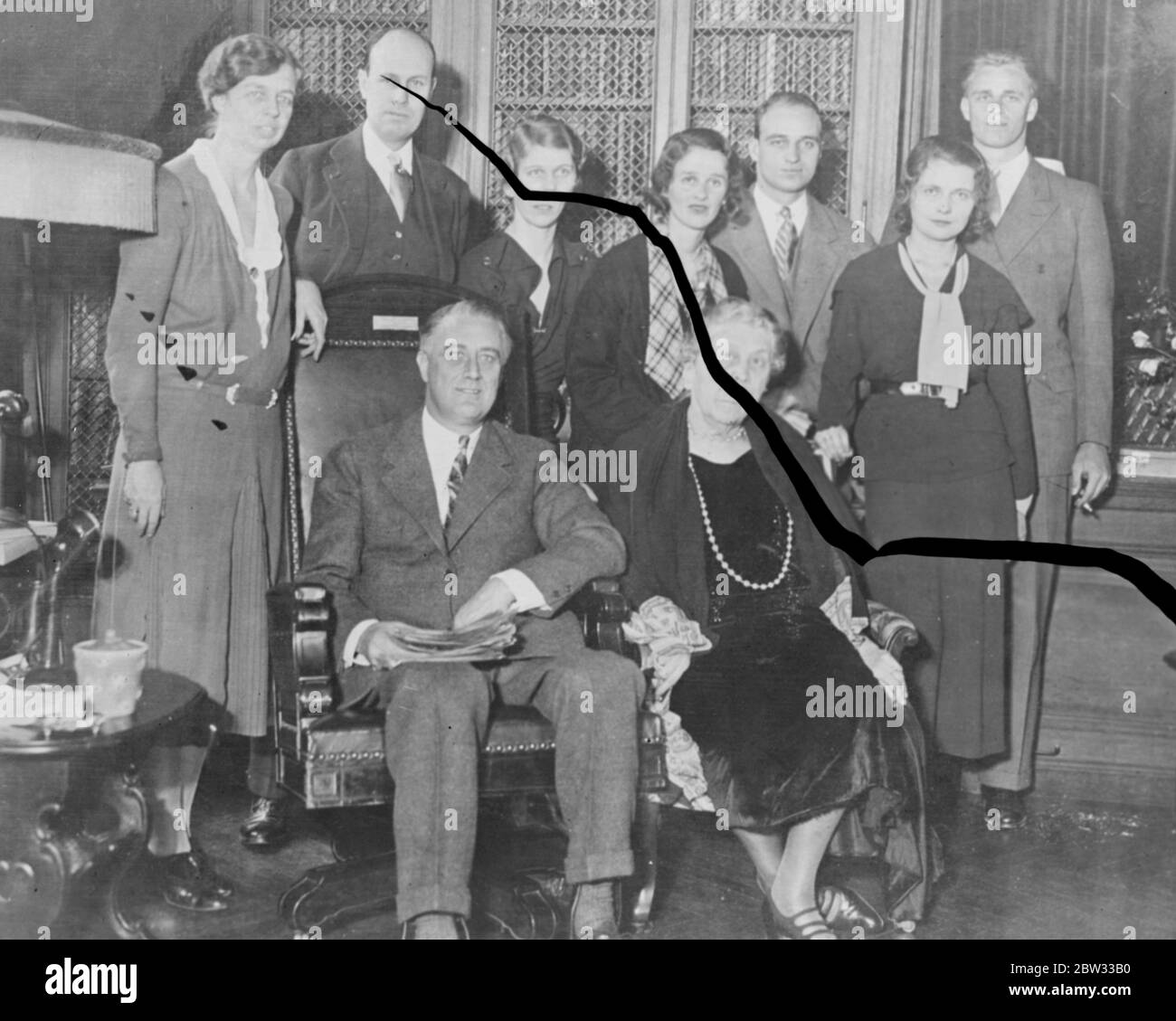 Governor Roosevelt discusses his election campaign , with family ...