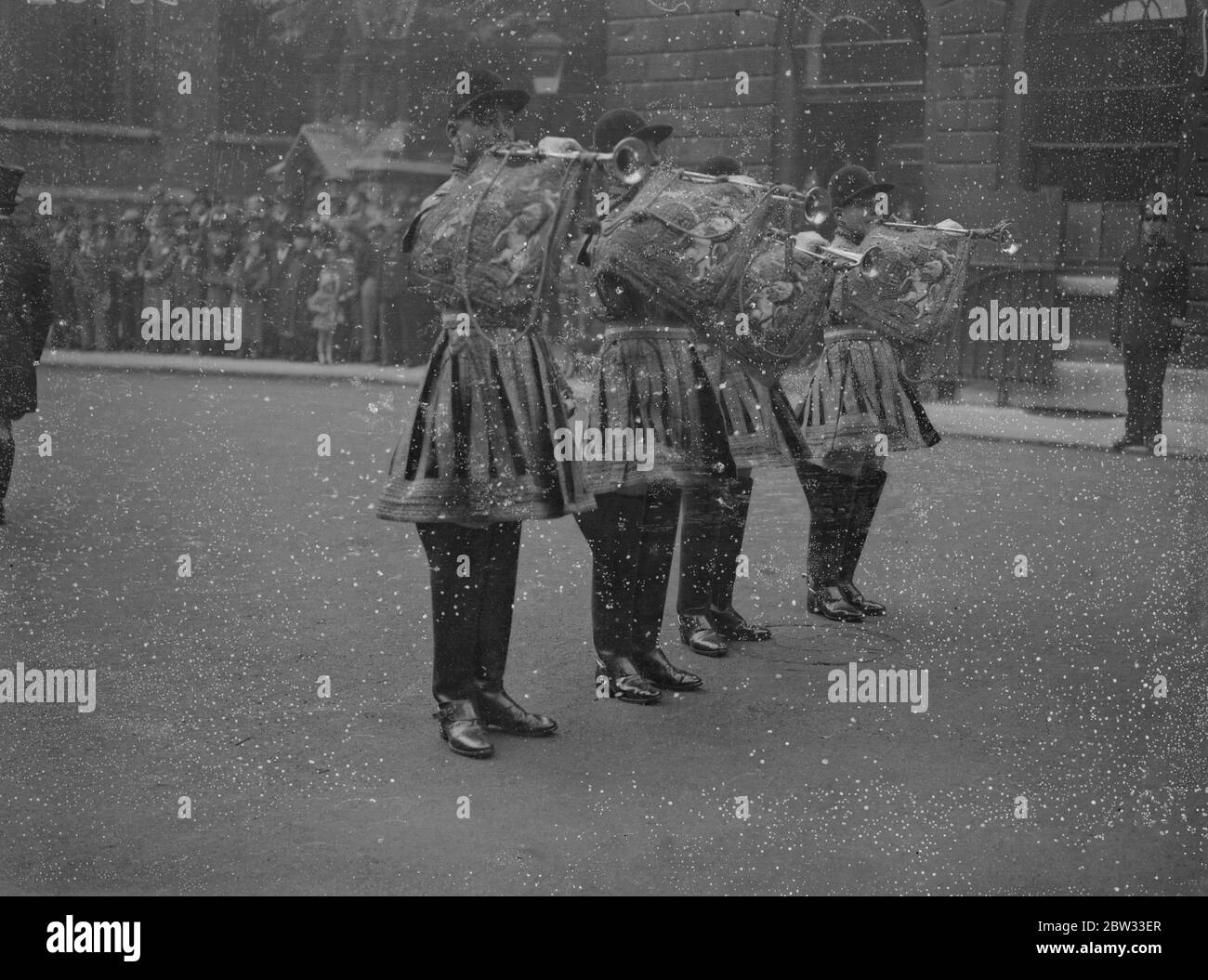 Present and new Lord Mayor , Sir Maurice Jenks and Sir Percy Greenaway ...