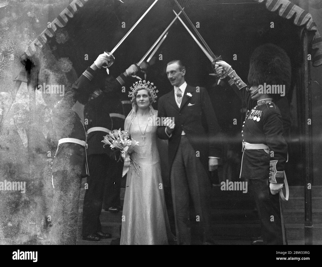 Guards Chapel wedding for niece of Duke of Rutland and guardsman ...