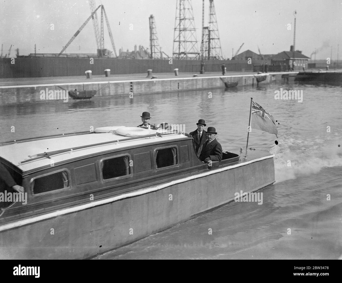 King george v docks hi-res stock photography and images - Alamy
