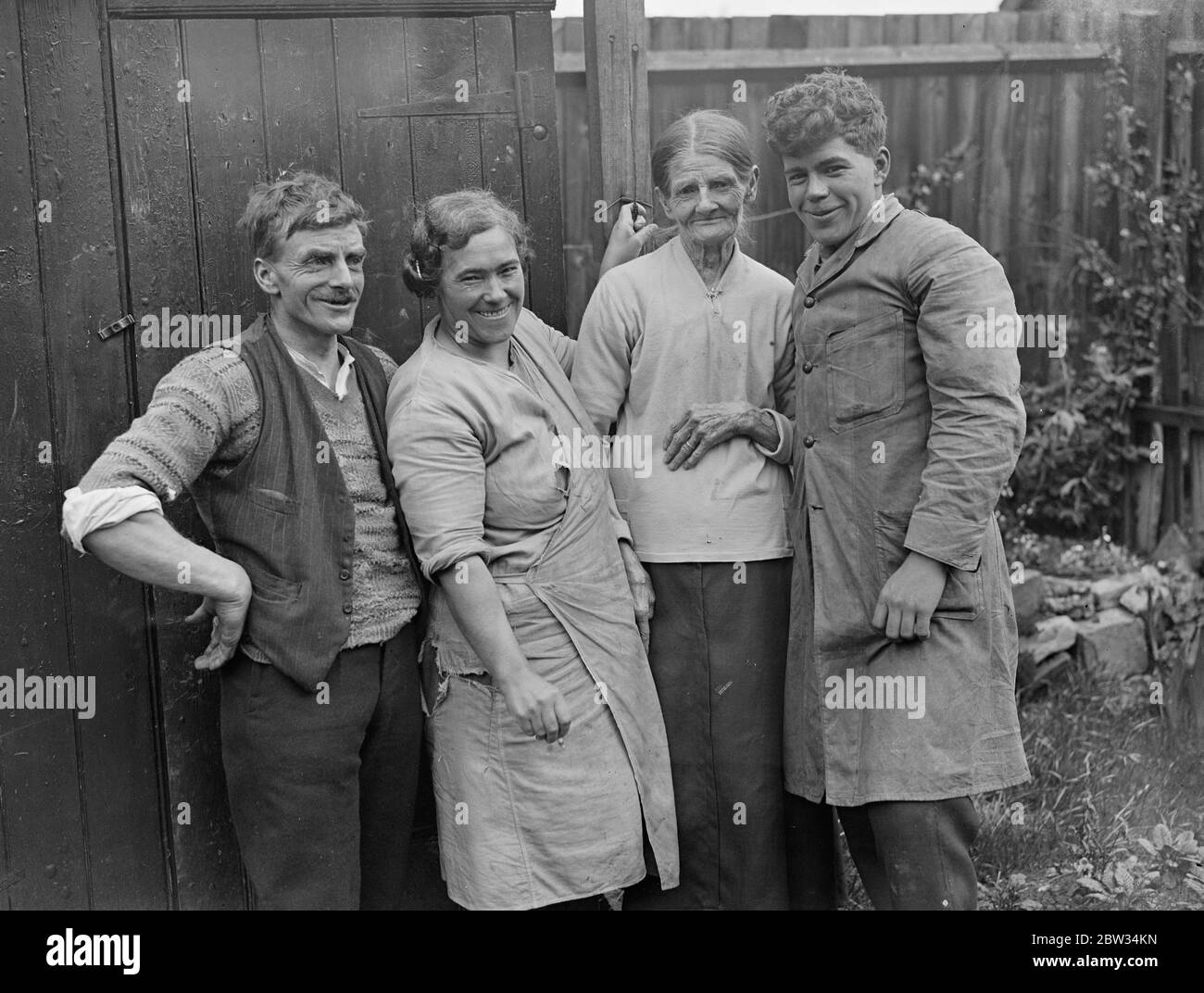 Porter and his family draw horse in Irish sweep . Mr William Arter , a ...