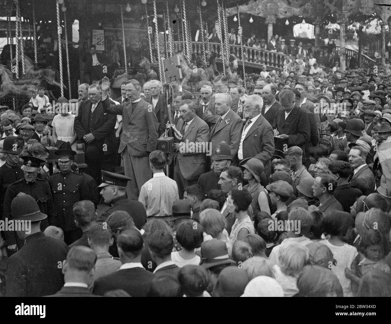 Three hundred year old fair opened on Three Kings , Green Mitcham ...