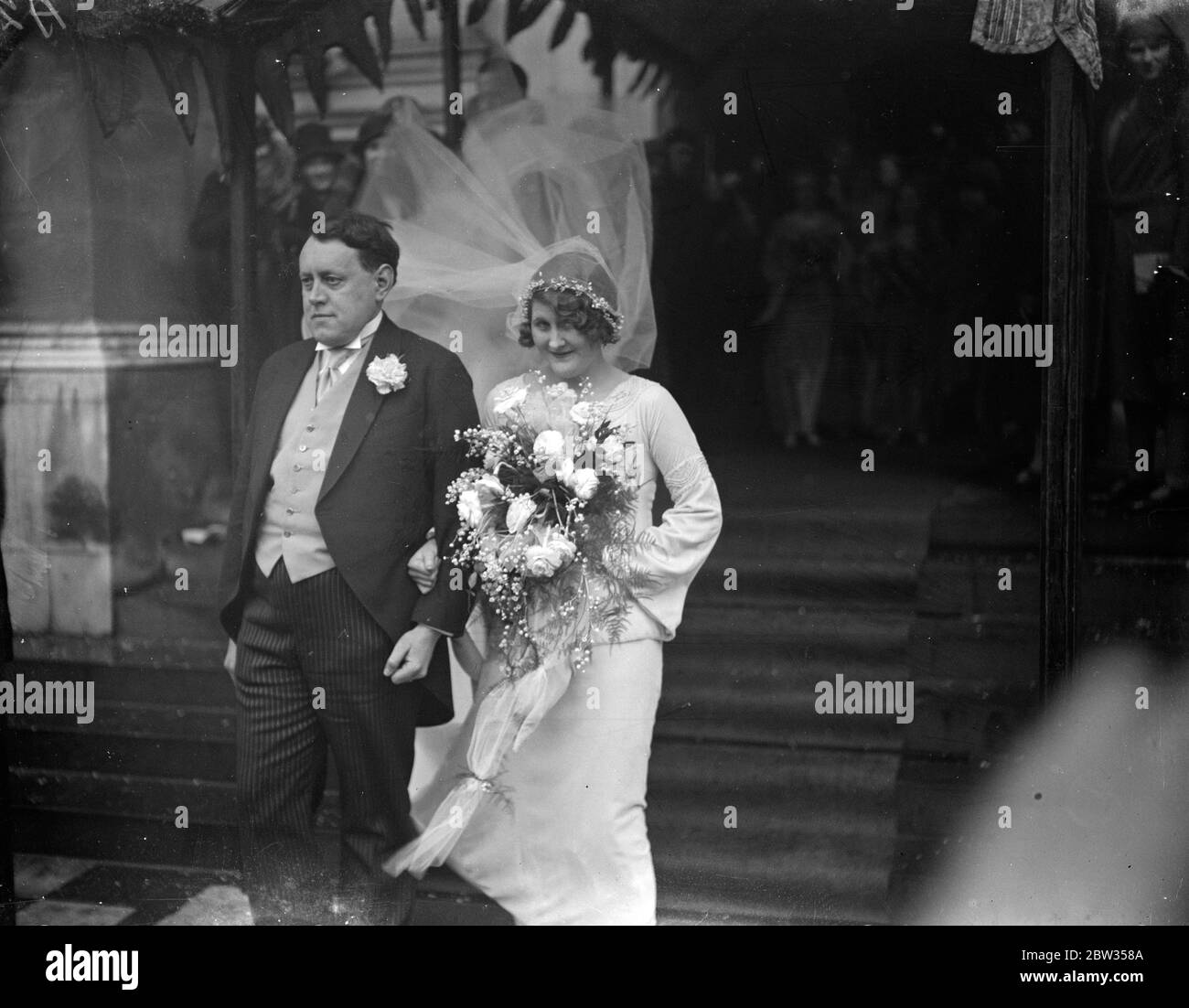 The wedding took place at Brompton Oratory , London , of Mr John ...
