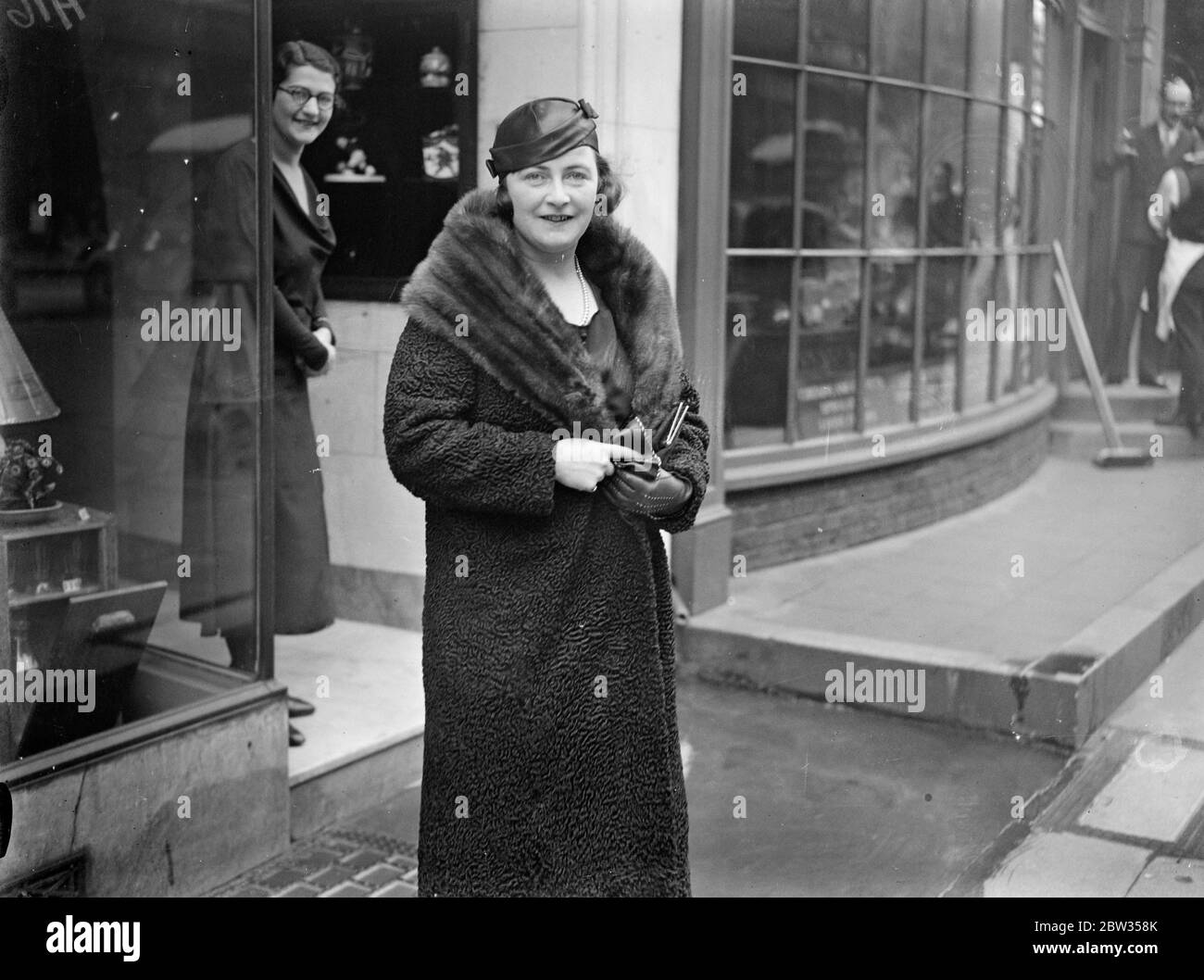 Mary glynne Black and White Stock Photos & Images - Alamy