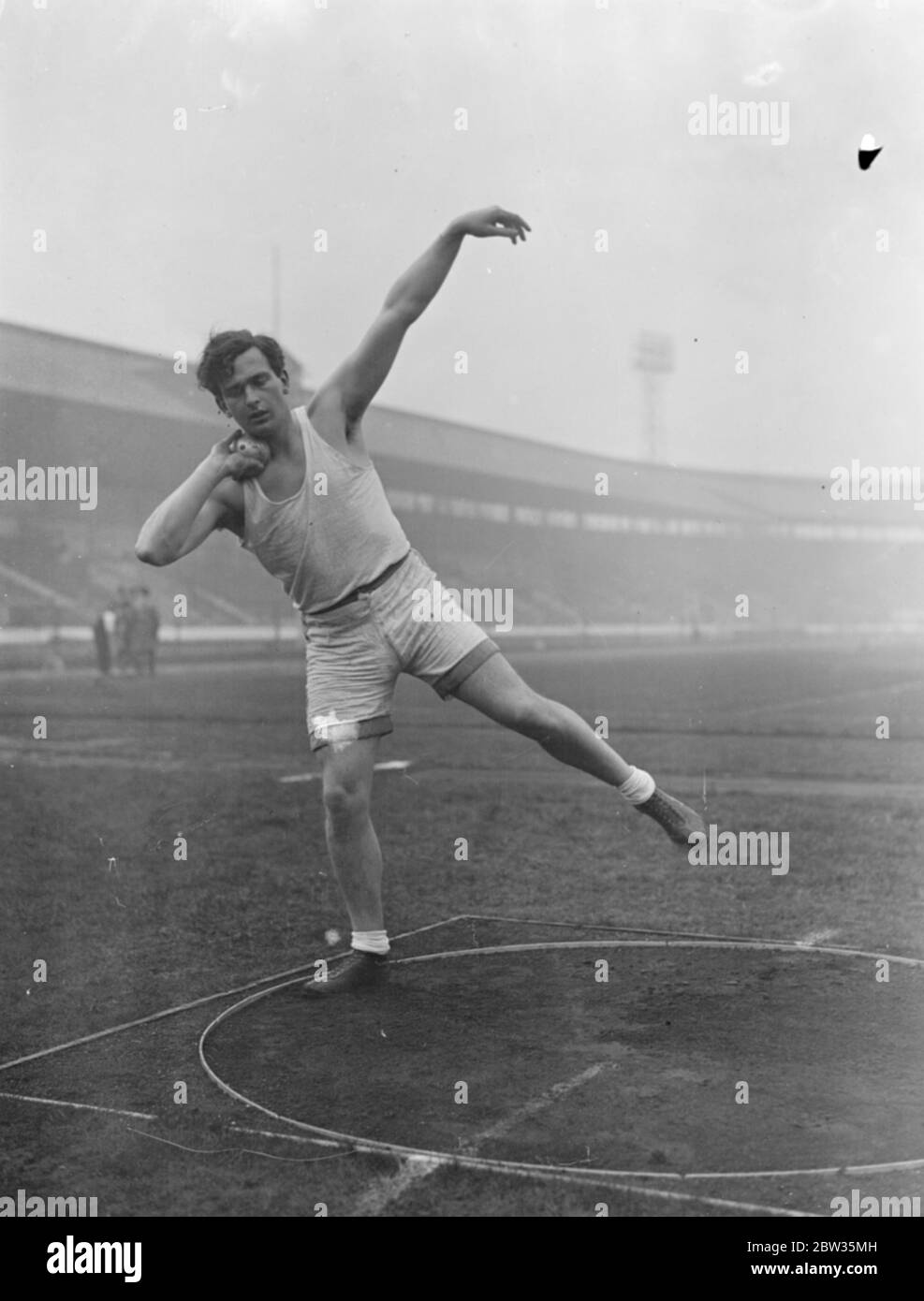 Oxford athletes train for meeting with Cambridge at White City . 13 ...