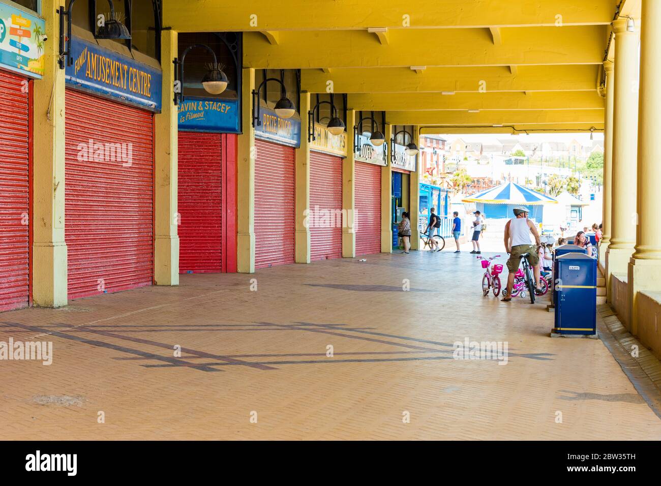 One fish with hi-res stock photography and images - Alamy