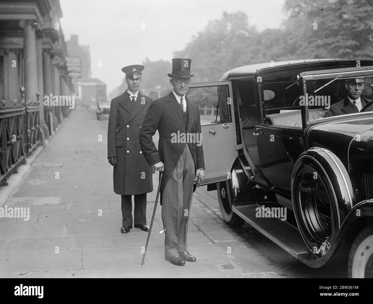 New American Ambassador goes to the Foreign Office . Mr R W Bingham ...