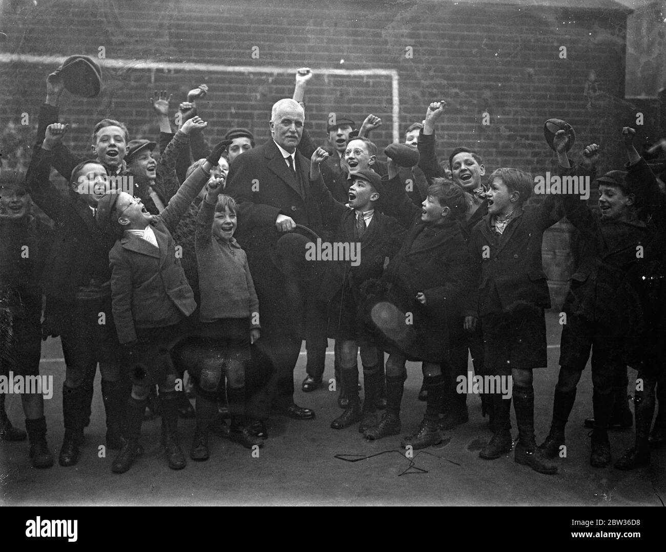 Popular Stepney headmaster retiring after fifty years teaching service ...