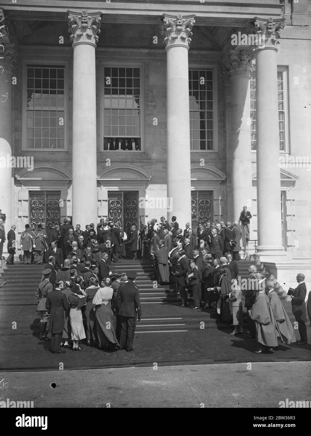 The King and Queen open great new civic hall at Leeds . 23 August 1933 ...