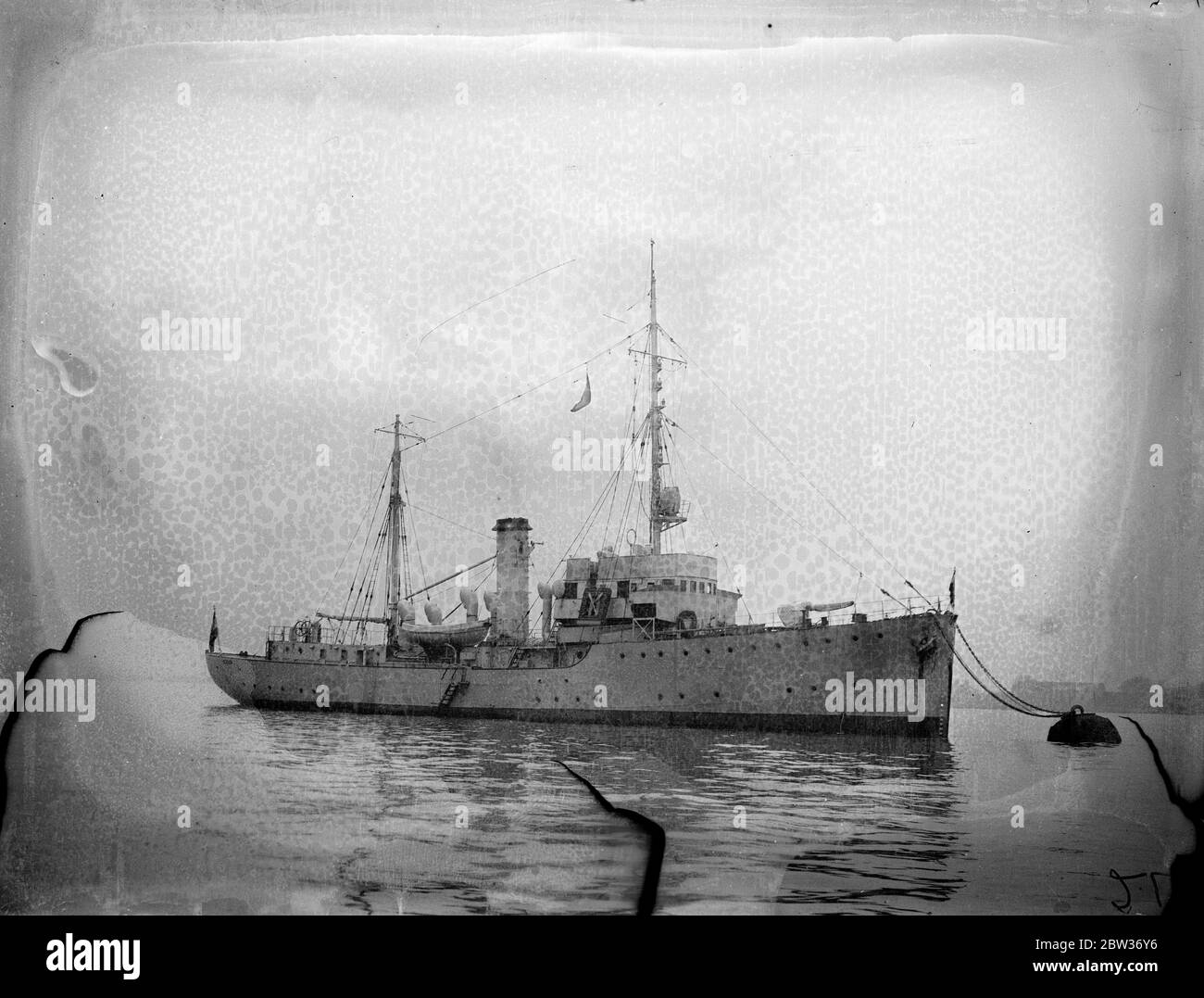 German warship in the Thames . The German fisheries protection ship ...