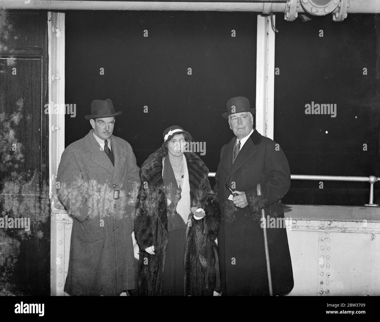 Mr leslie banks hi-res stock photography and images - Alamy