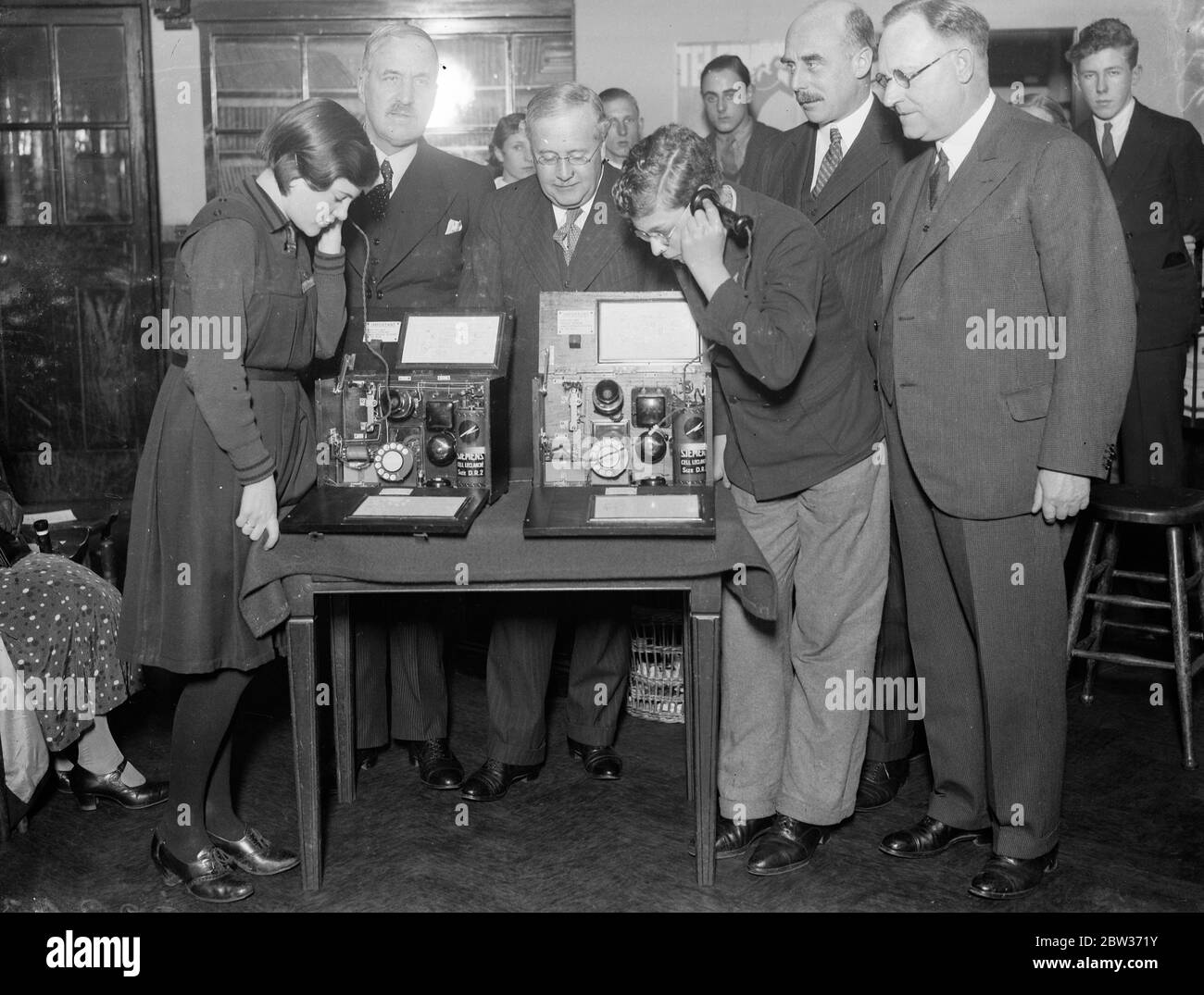 Postmaster General presents first school telephone set at Eltham - 160 ...