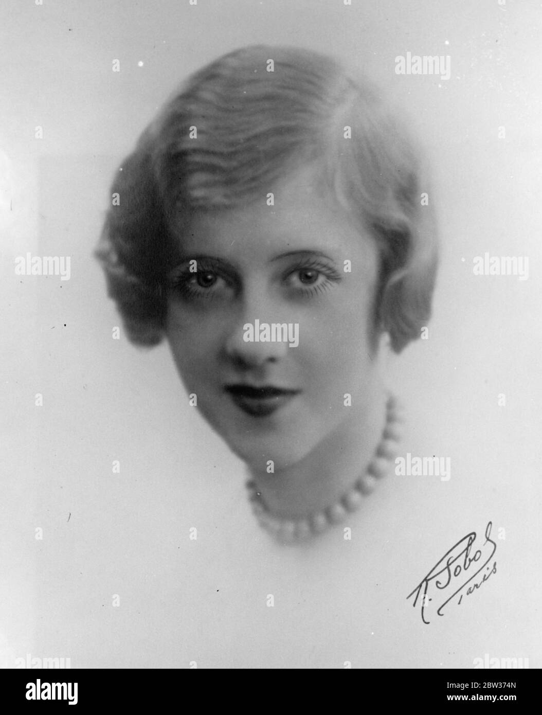 1930s hairstyle Black and White Stock Photos & Images - Alamy