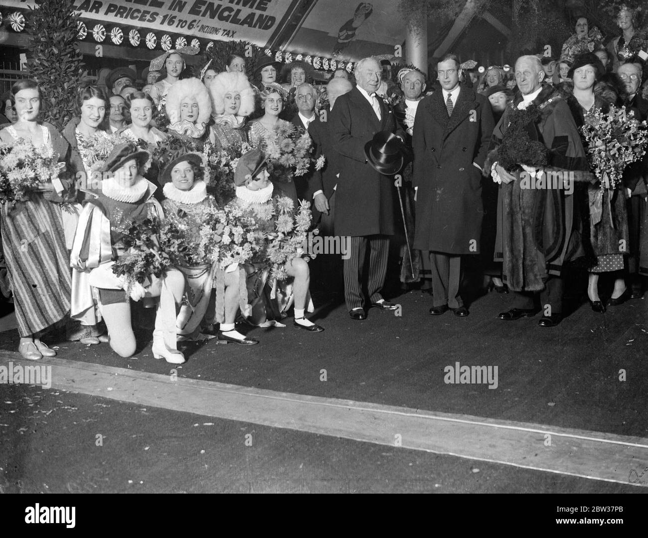 The great international circus at olympia hi-res stock photography and ...