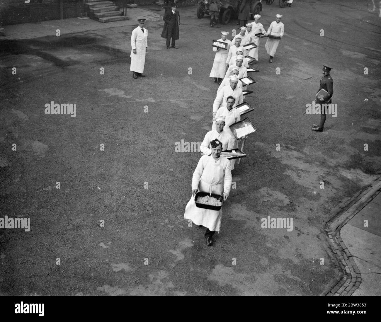 Army cook hi-res stock photography and images - Alamy