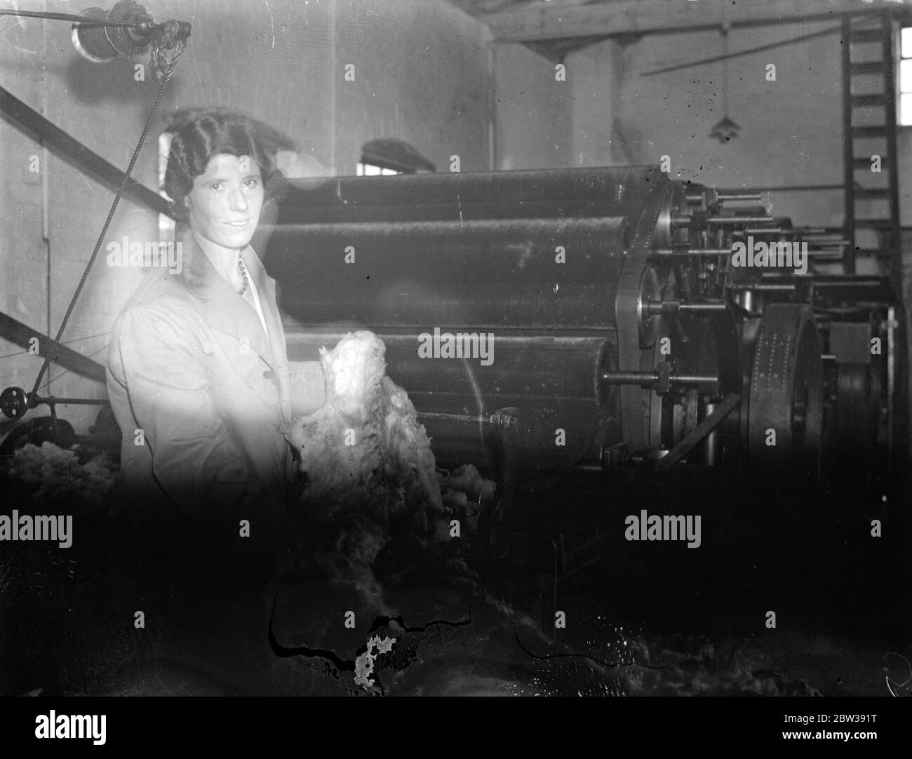 Weaving fl hi-res stock photography and images - Alamy