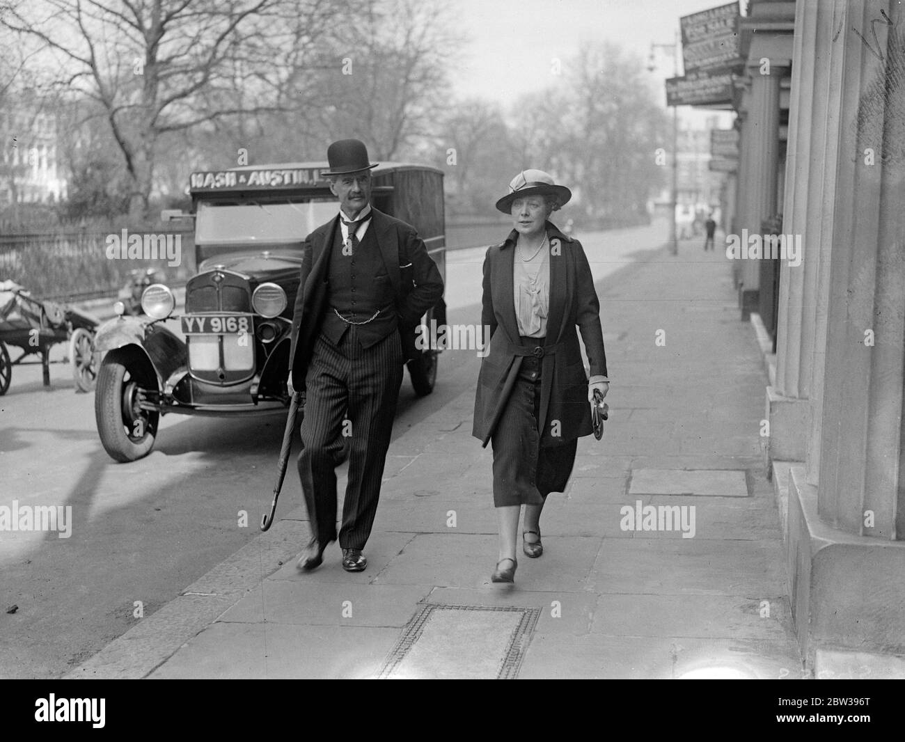 Road budget Black and White Stock Photos & Images - Alamy