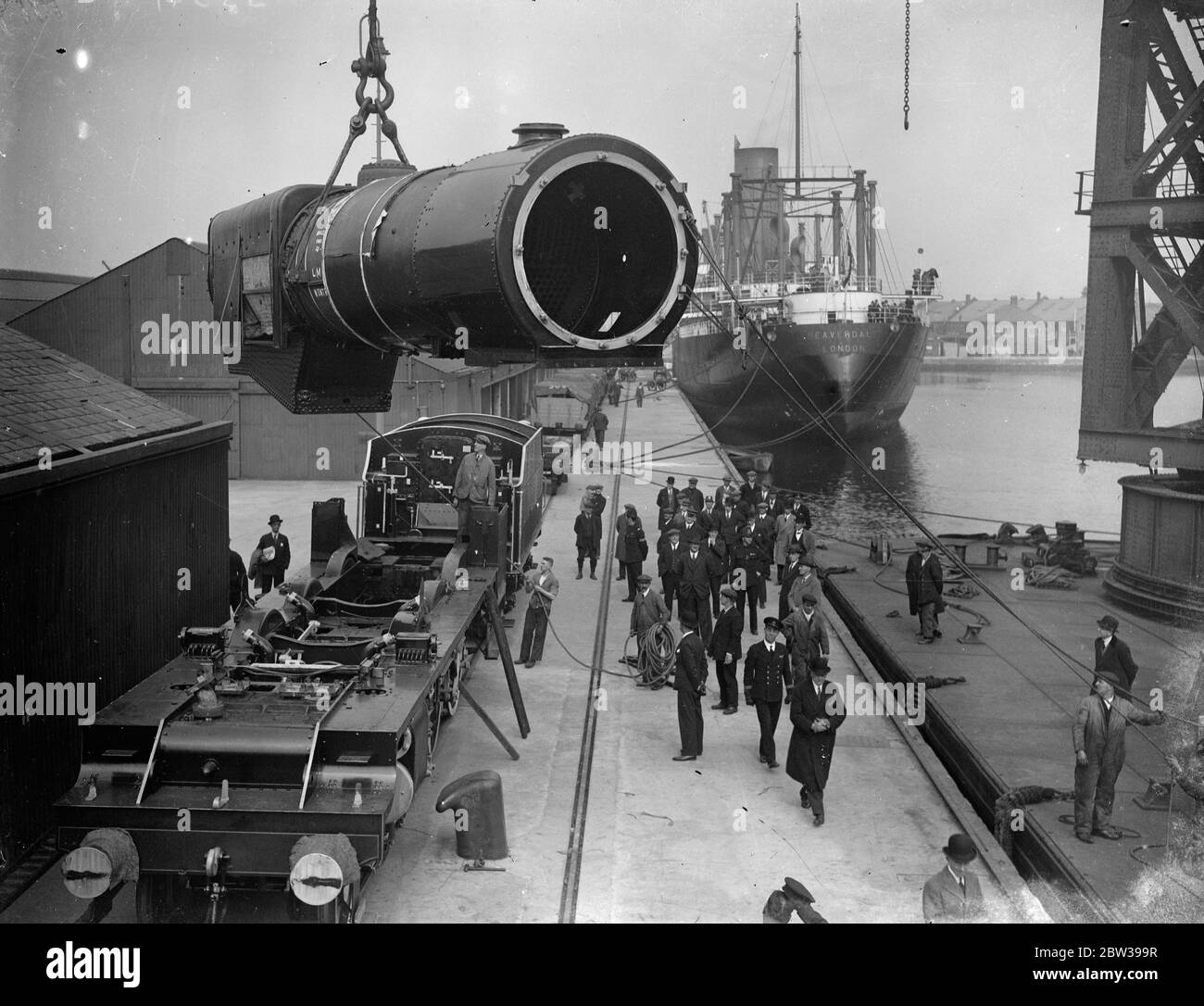 Train travel 1930s hi-res stock photography and images - Alamy