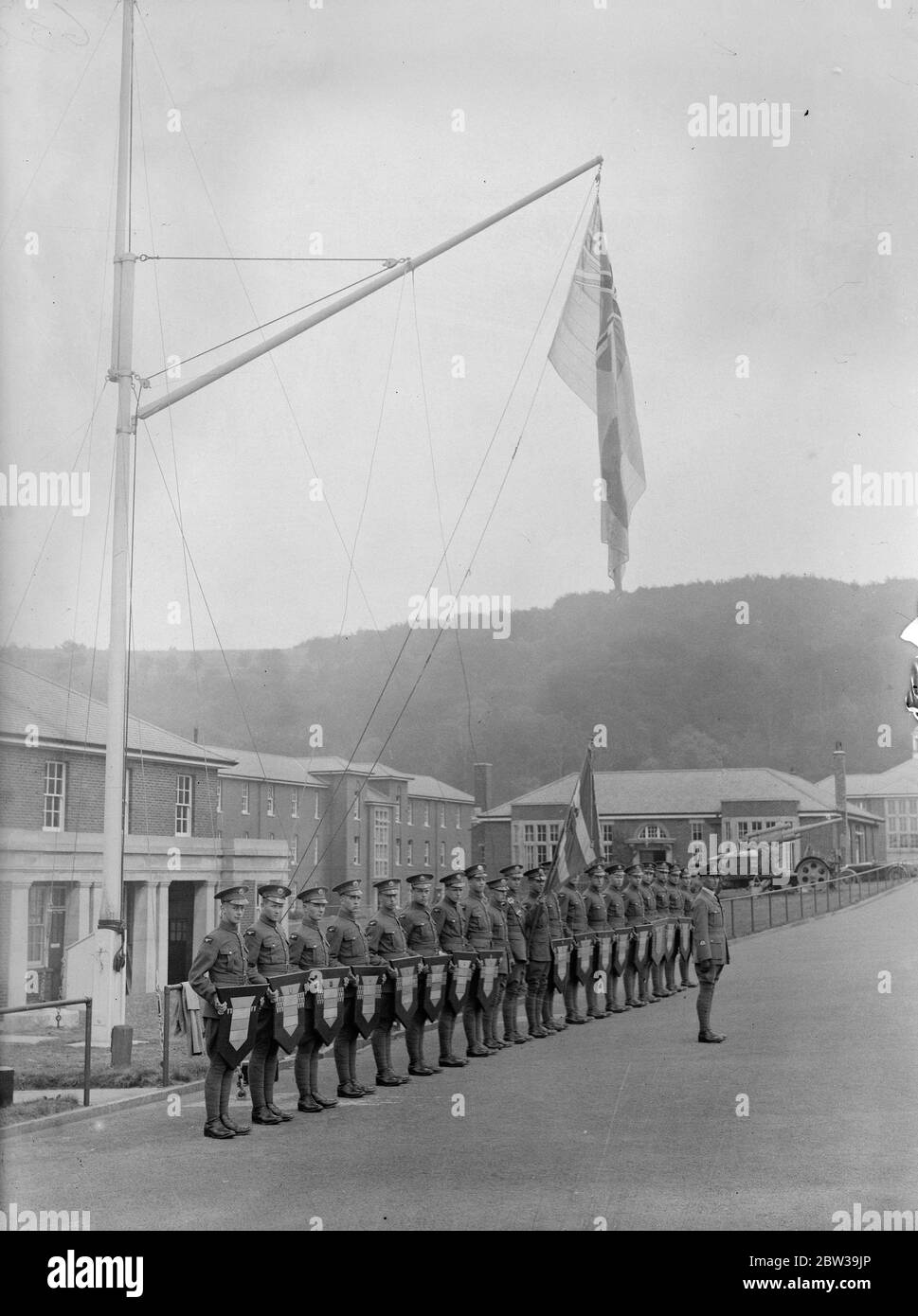 Air Vice Marshal Courtney inspects RAF apprentices on passing out day ... Air Vice Marshal Courtney inspects RAF apprentices on passing out day ...