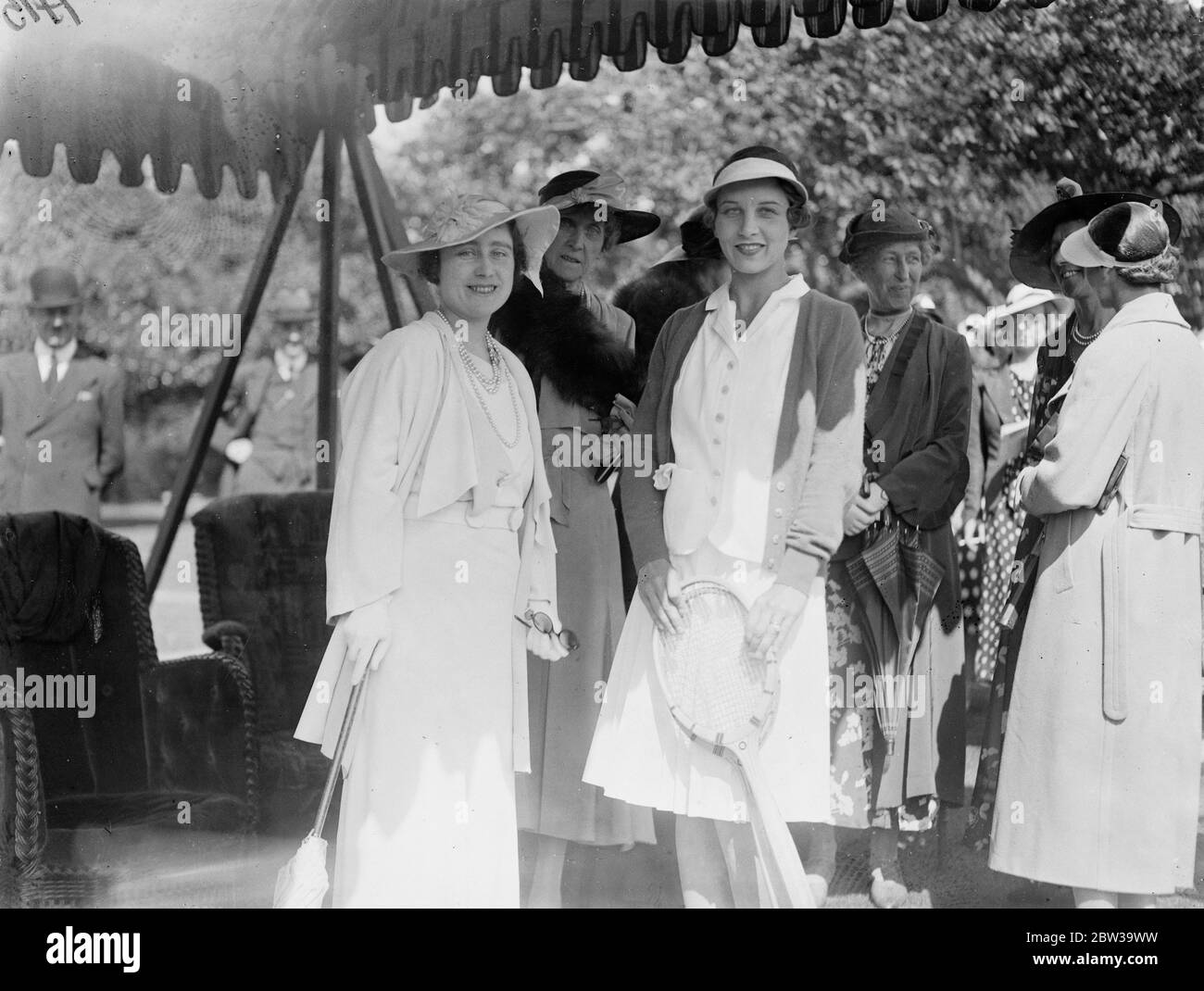 Duchess of York with Helen Wills at Highgate tennis party . The Duchess ...