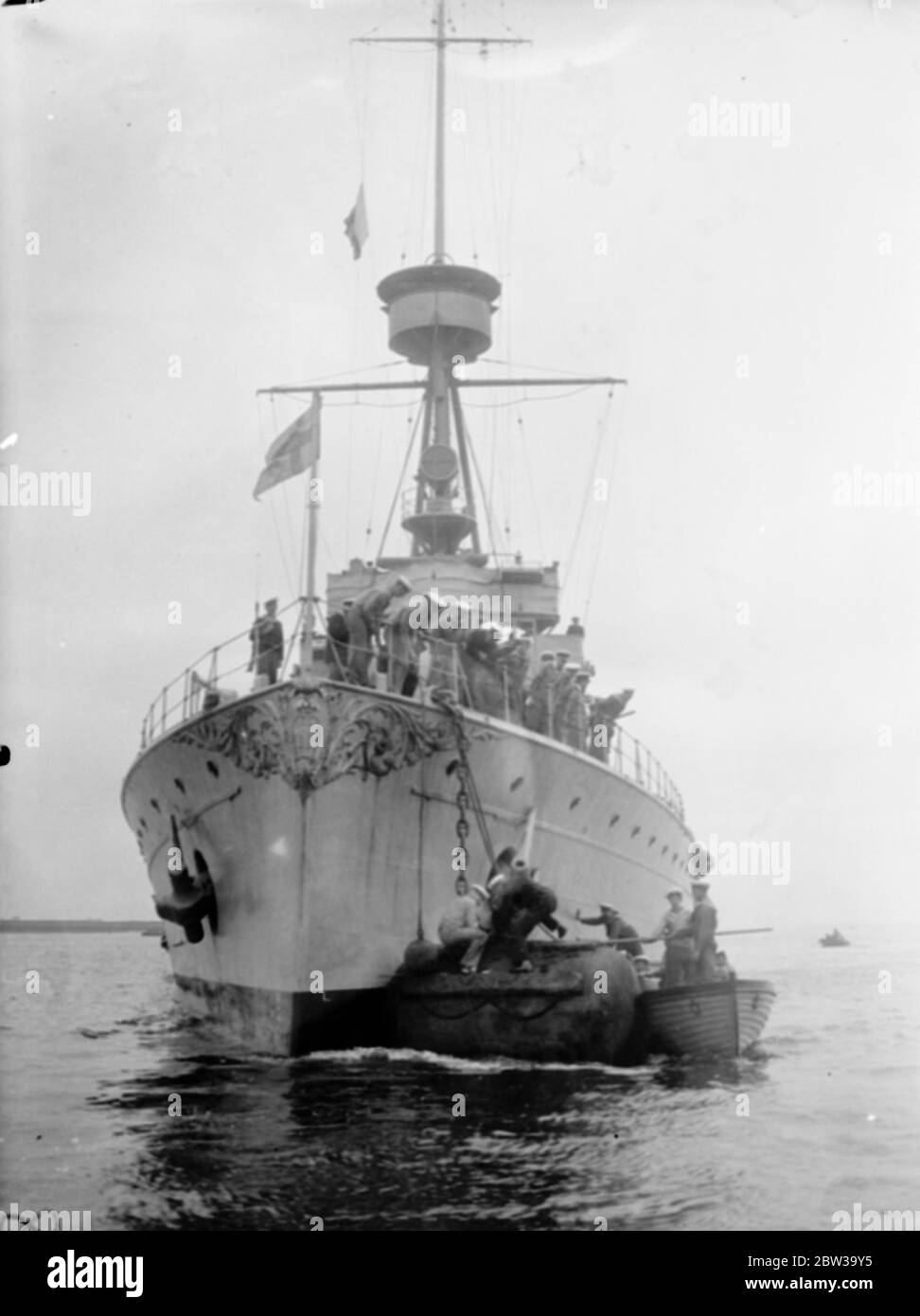Swedish training ship arrives in the Thames . The Swedish training ...