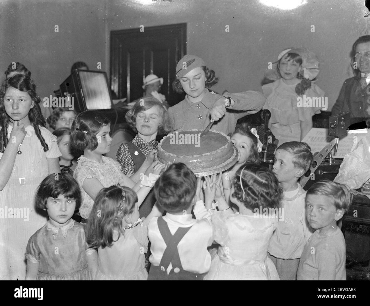 Lady Elizabeth Townsend acts as hostess at children ' s International ...