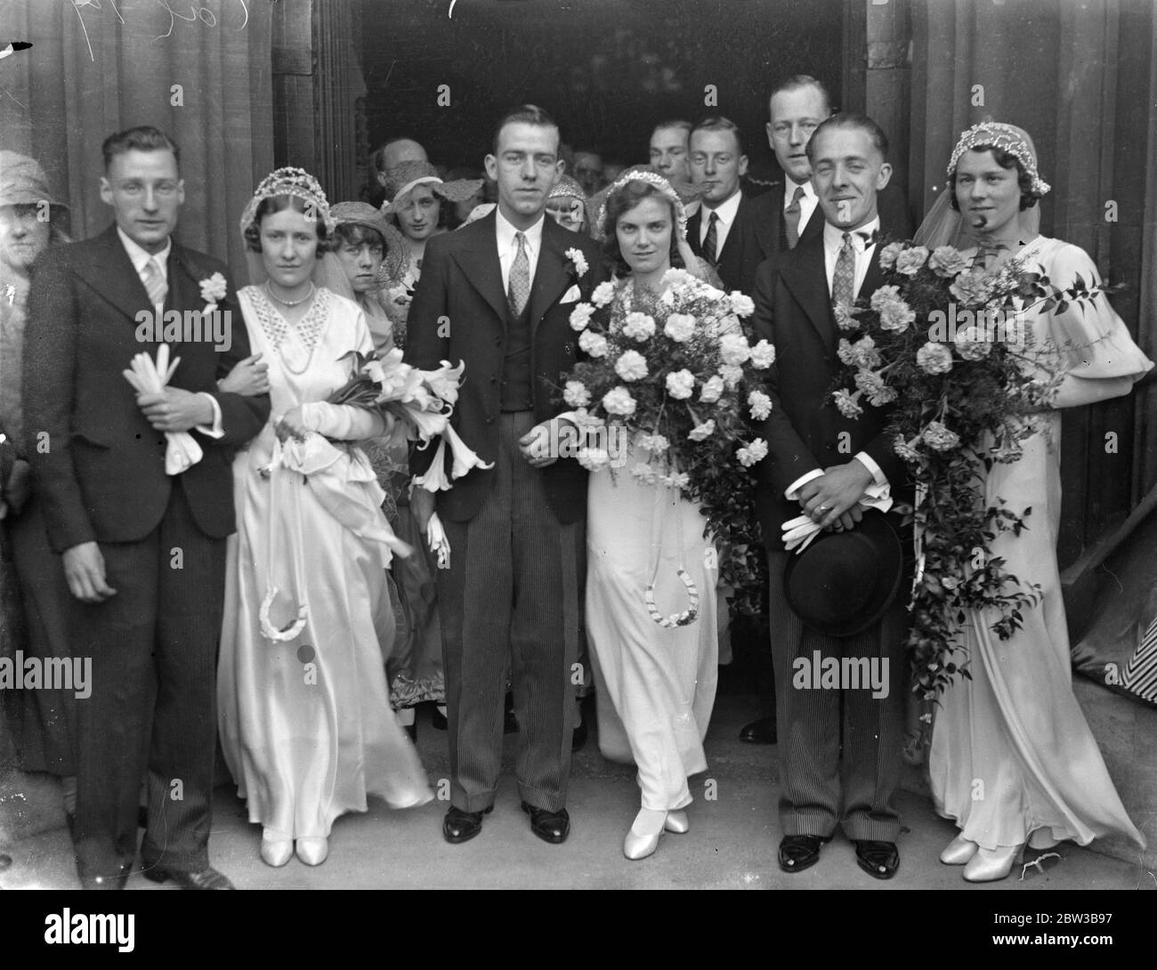 Two brothers and a sisters in ' mass wedding ' at Croydon . 10 October ...