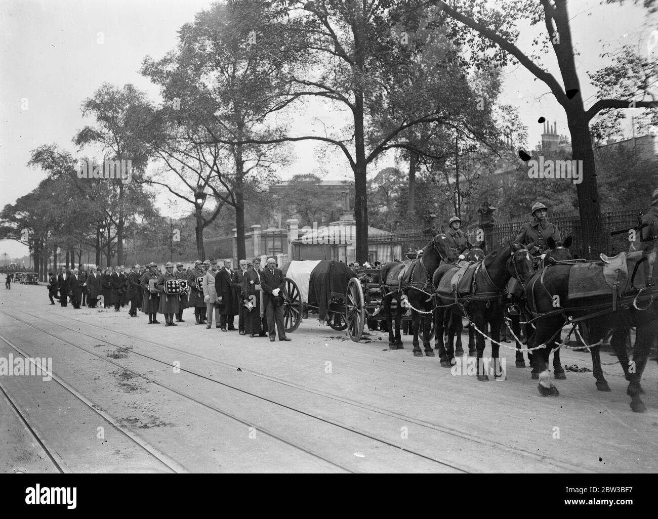 The funeral cortege for Louis Barthou on its way to the Foreign Office ...