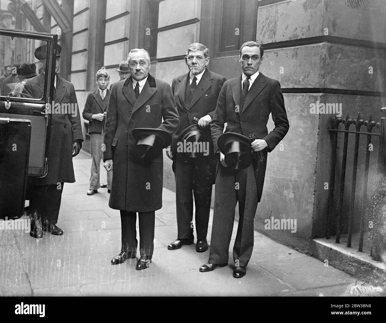 Mr Duric , Minister for Yugoslavia , at Solemn Eucharist in ...
