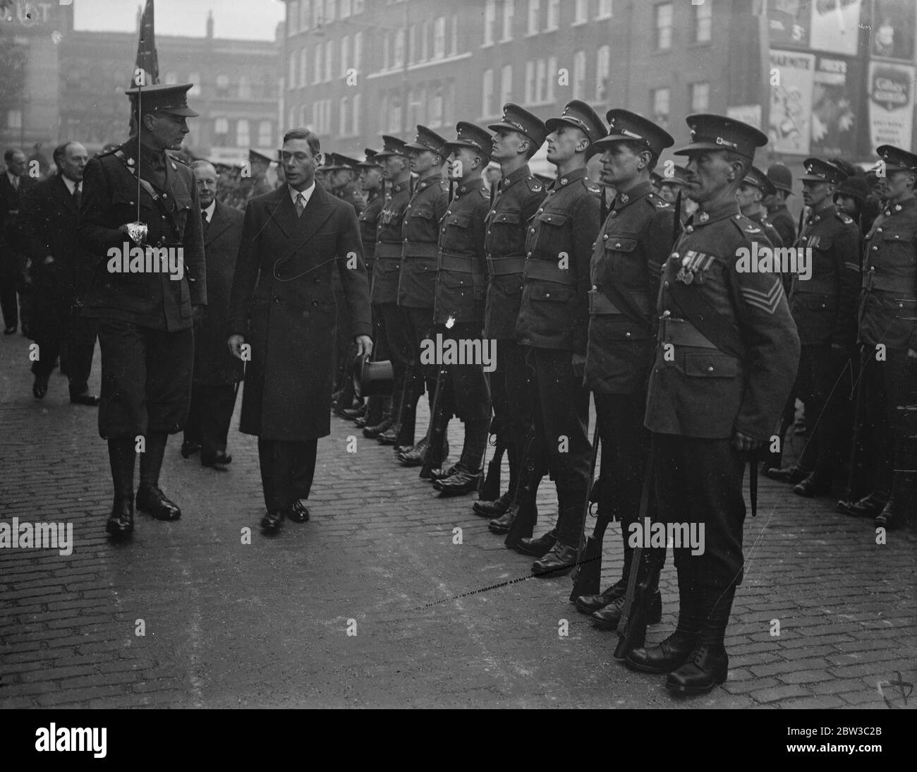 Duke and Duchess of York inspecting the guard of honour of the Post ...