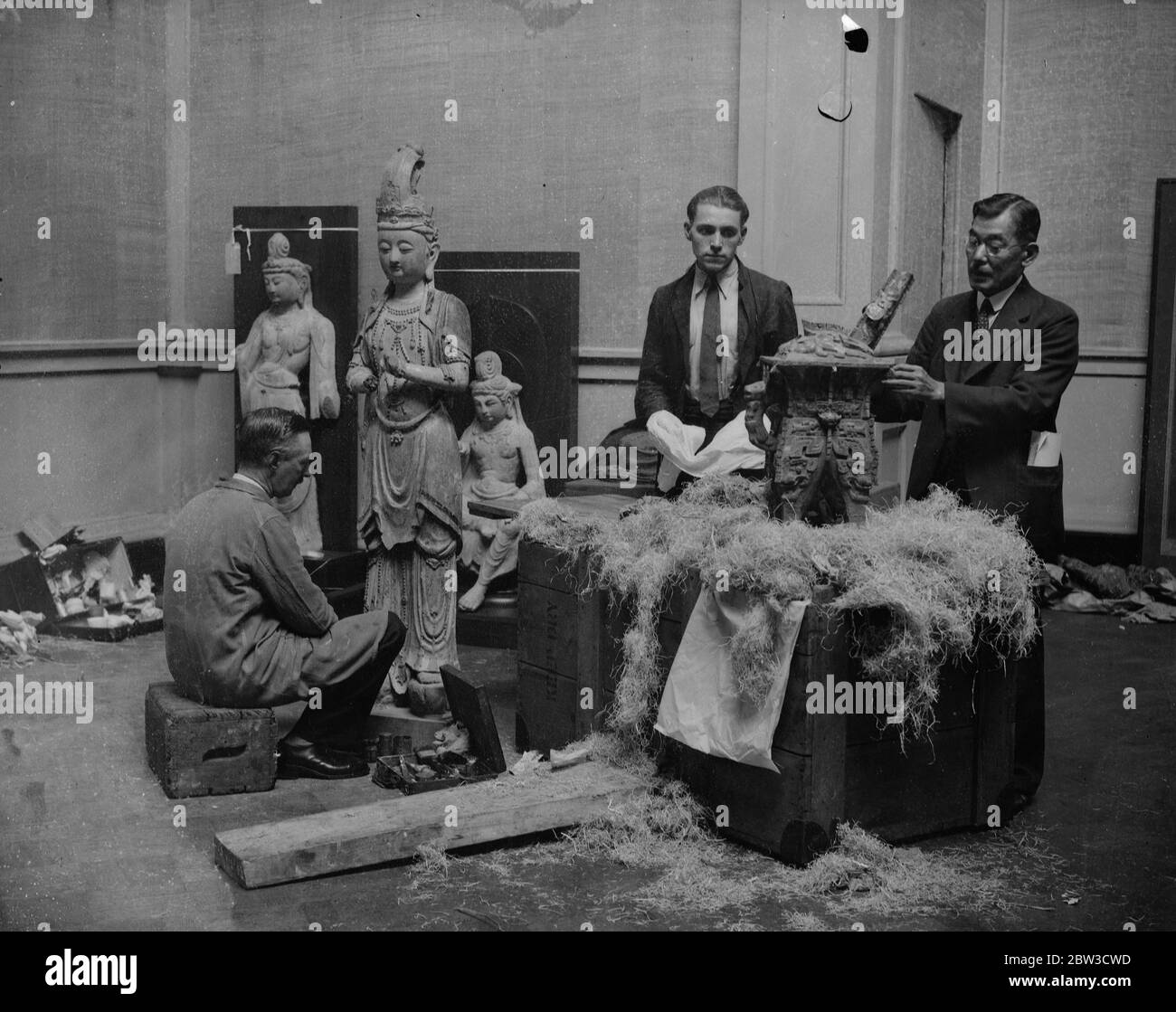 Emperor of Japan 's Chinese art treasures being unpacked in London for ...