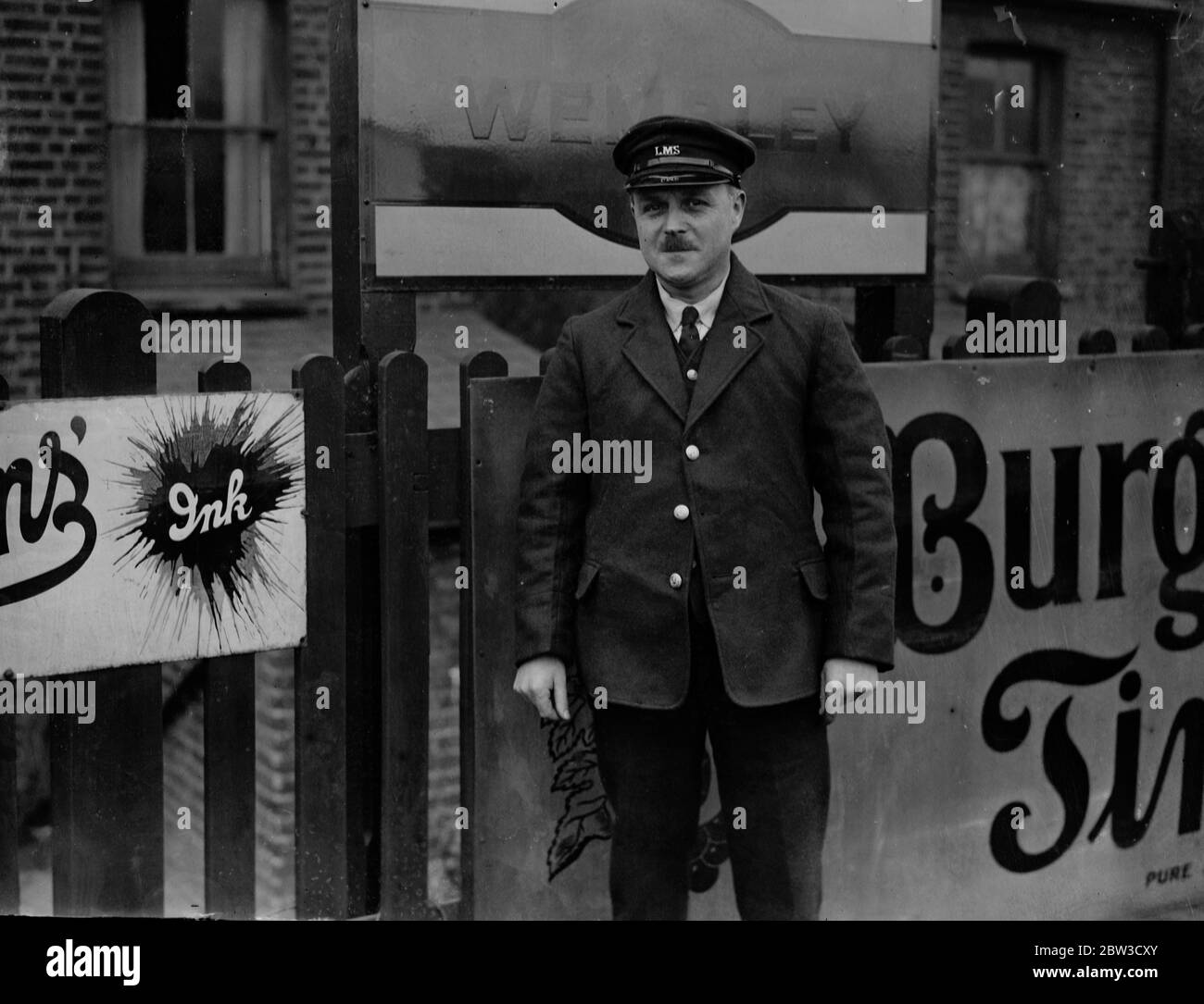 Rail signalman hi-res stock photography and images - Alamy