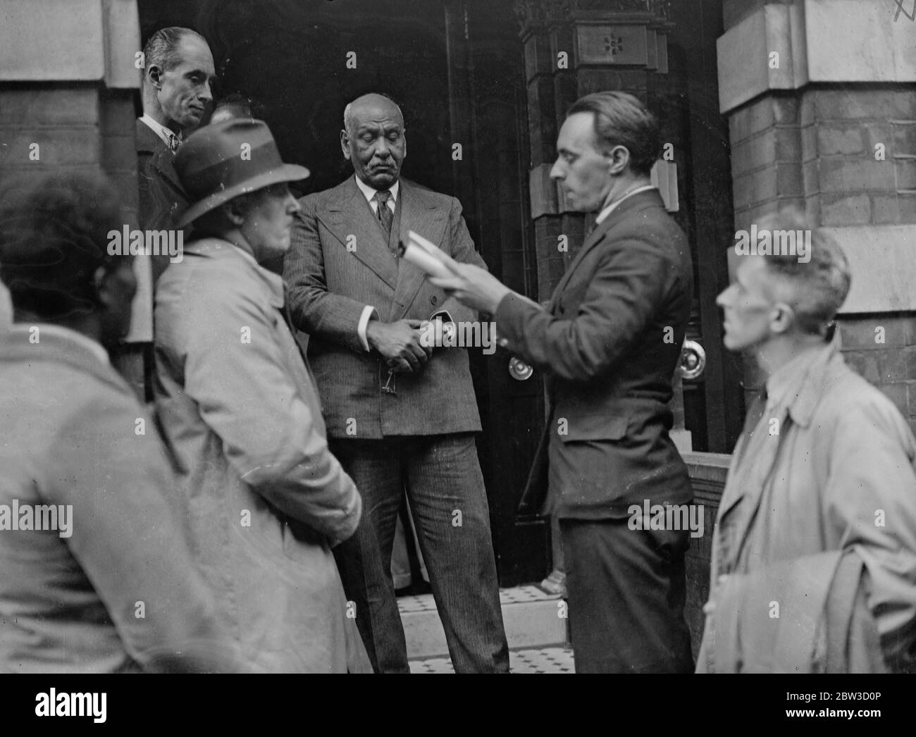 October declaration Black and White Stock Photos & Images - Alamy