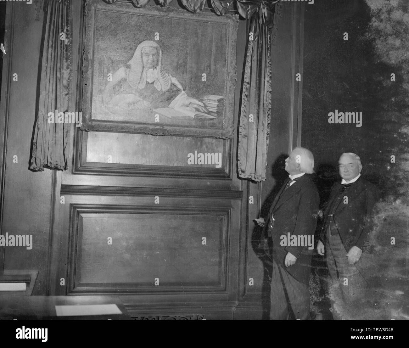 Mr Lloyd George unveils portrait of Lord Chief Justice at Cordwainers ...