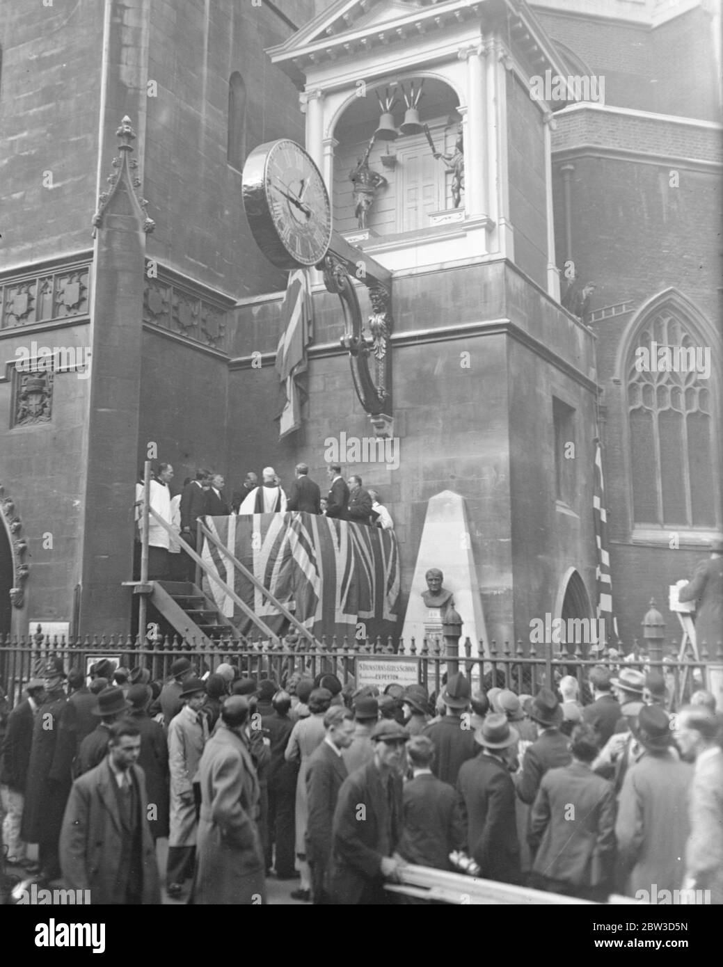 Famous St Dunstans 's clock unveiled after restoration at St Dunstan 's ...