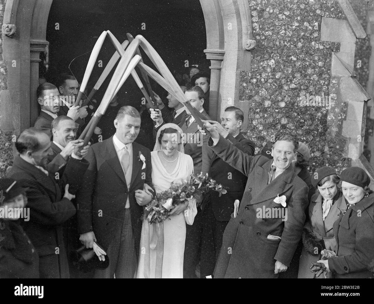 Guard of honour of cricket bats at Essex Captain 's wedding , Mr T ...