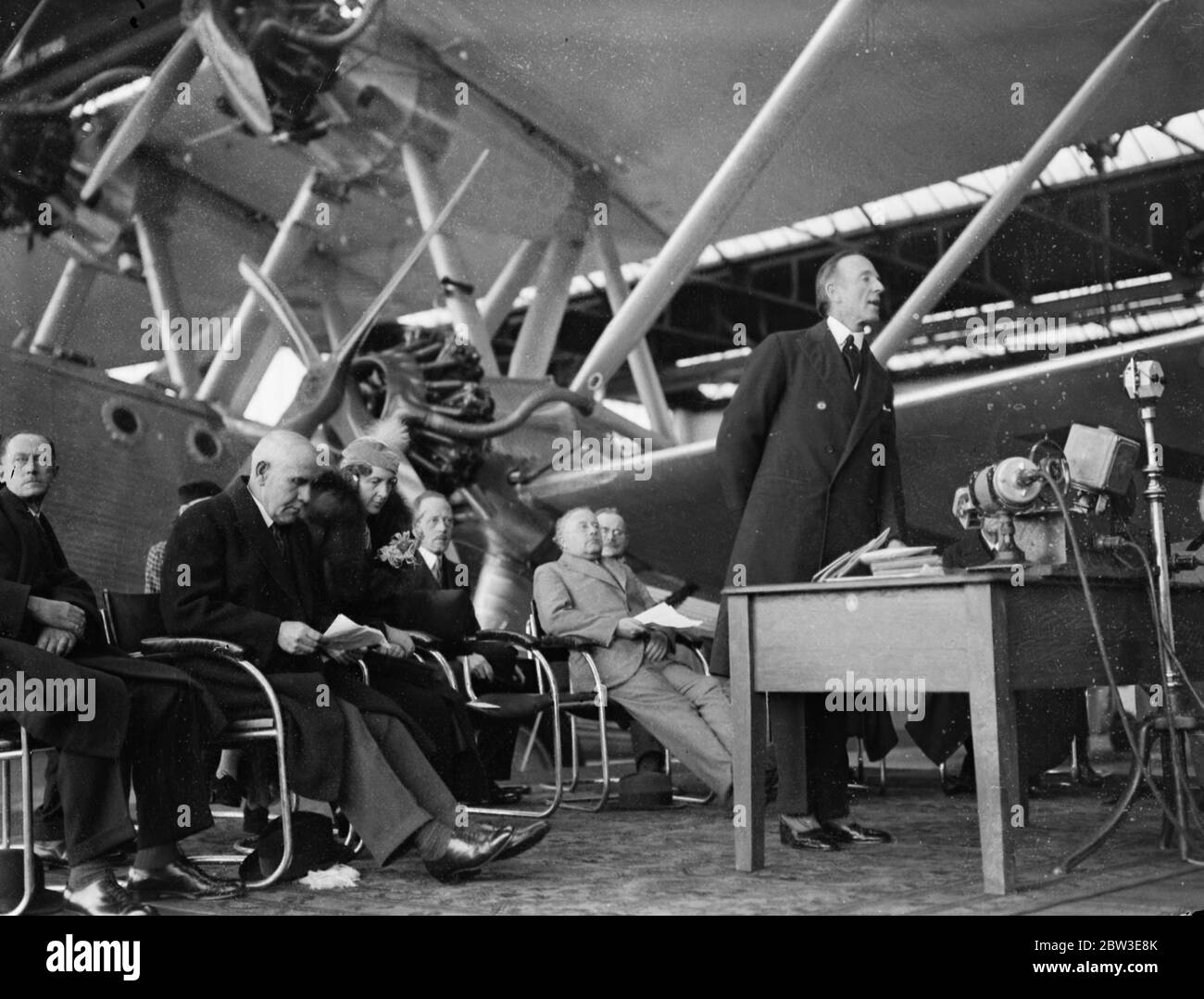 New England - Australia airmail service inaugurated by Air Minister and ...