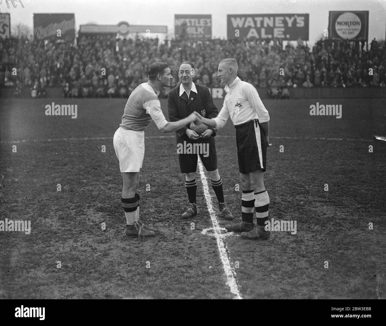 1930 football team hi-res stock photography and images - Alamy
