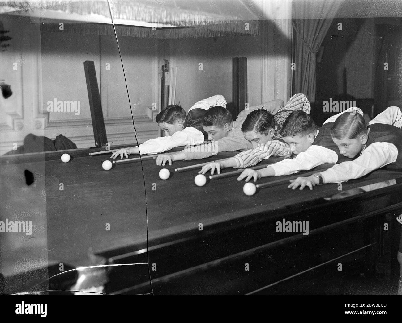 Billiards historical hi-res stock photography and images - Alamy