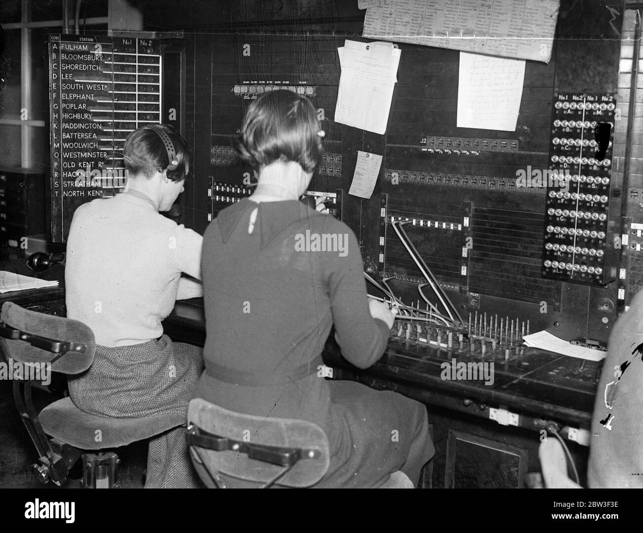 London ambulance control centre hi-res stock photography and images - Alamy