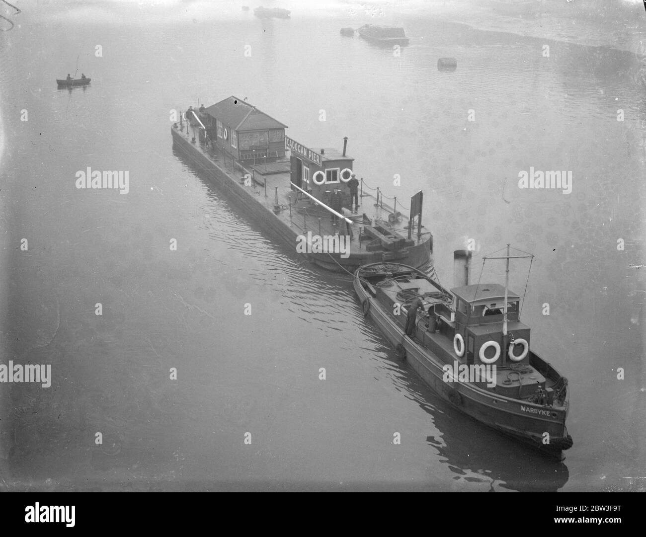 The Cadogan Pier being towed under Albert Bridge . 22 January 1935 ...