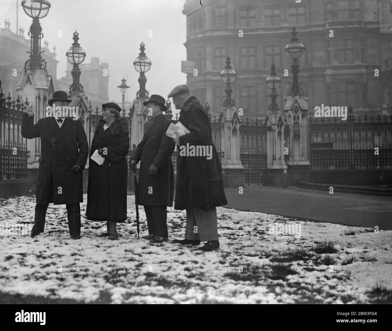 MP ' s arrive in early morning for re - opening of Parliament . Photo ...