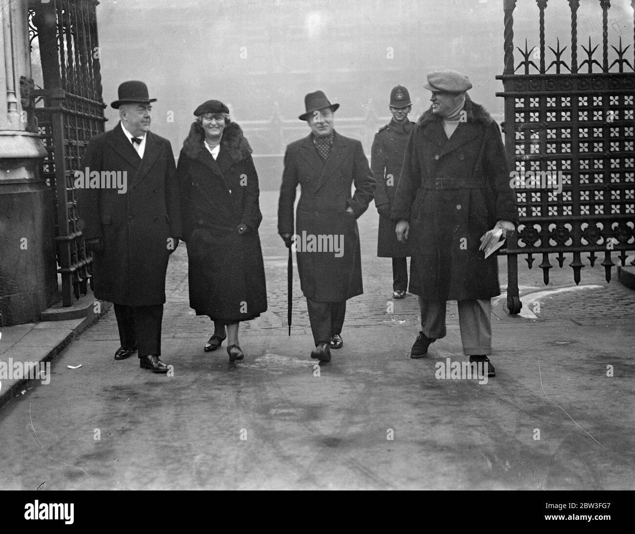Norwich gates hi-res stock photography and images - Alamy