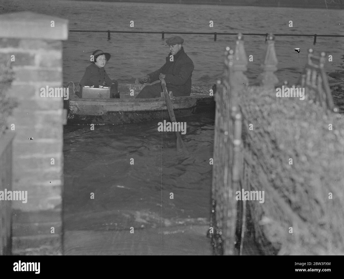 Children taken from Putney school by boat owing to roads flooded by ...