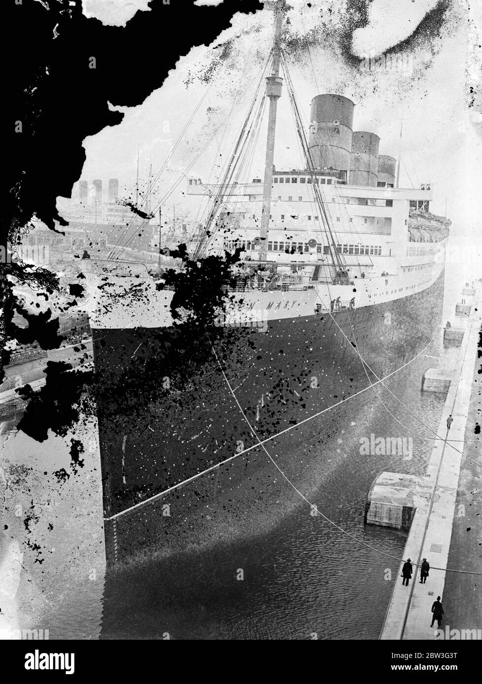 Queen Mary moved to sea going berth from Southampton dry dock . The ...