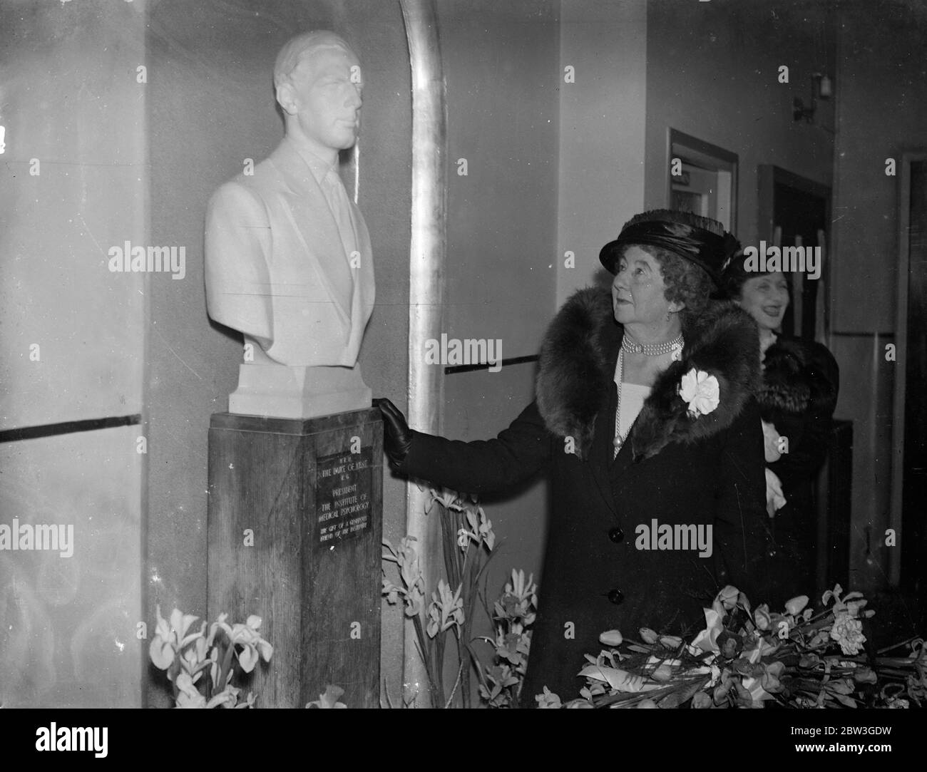 Premier ' s wife unveils bust of Duke of Kent at medical psychology ...