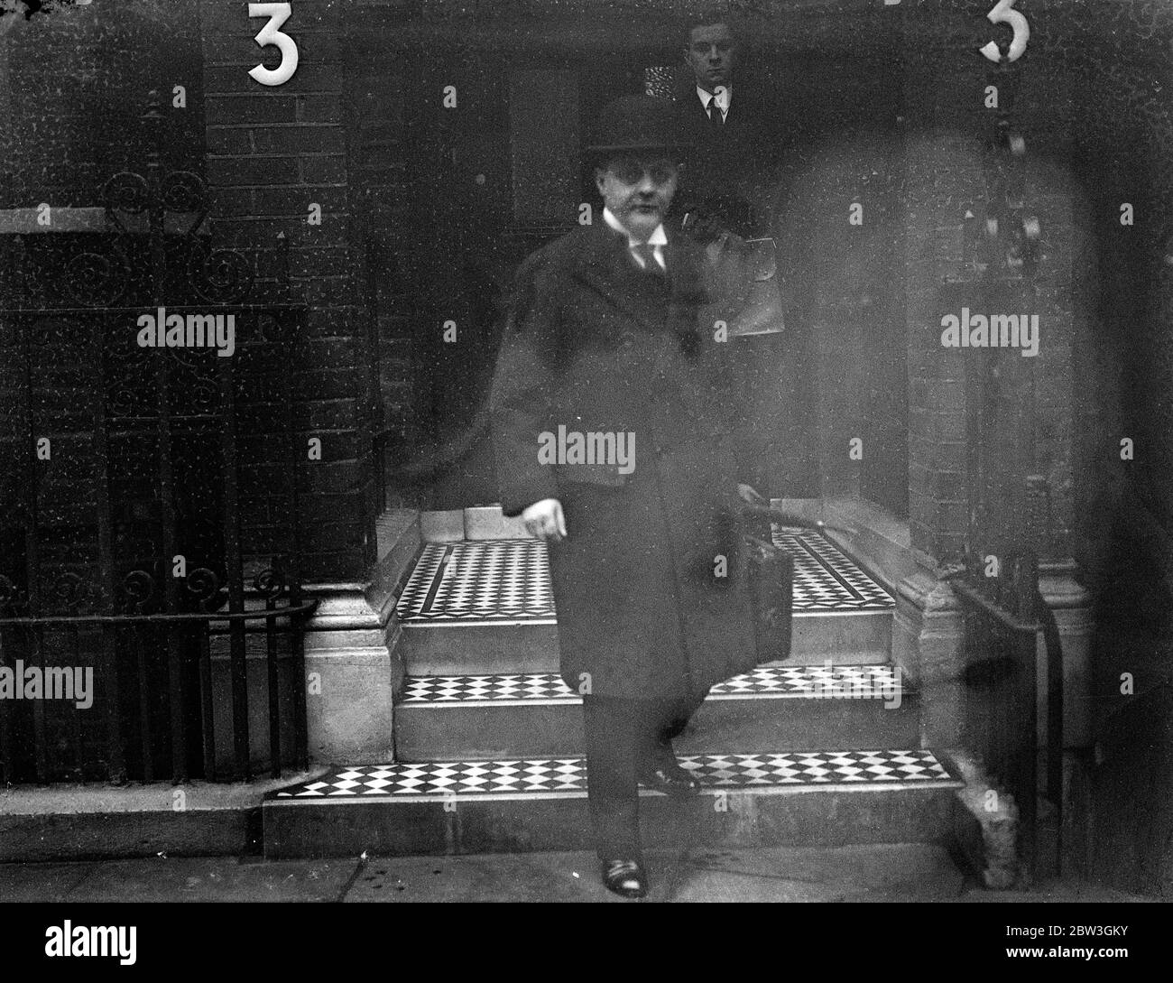 Defence Council goes to Old Bailey for Espionage trial . The trial of ...
