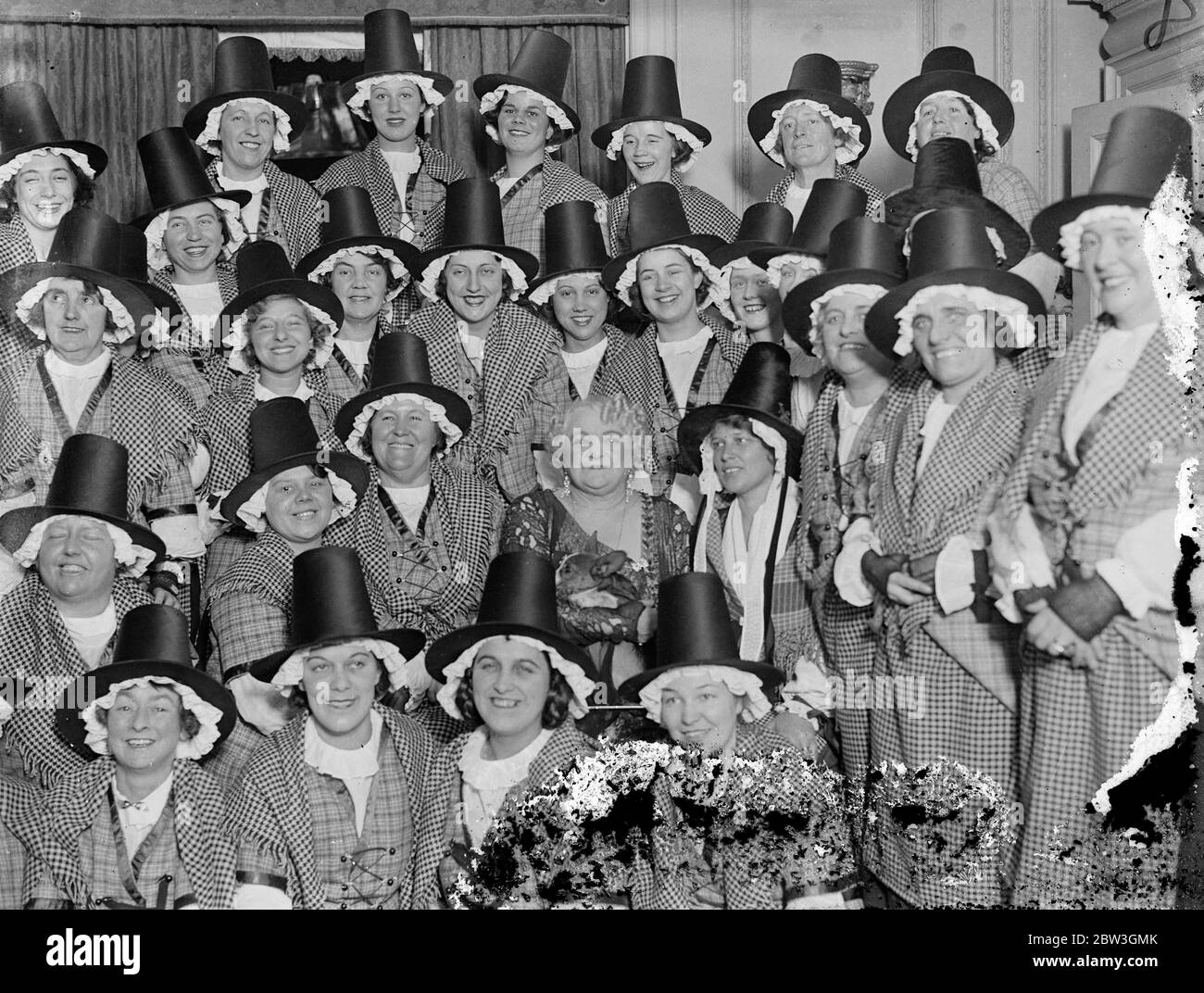 Girls in welsh costume Black and White Stock Photos & Images - Alamy