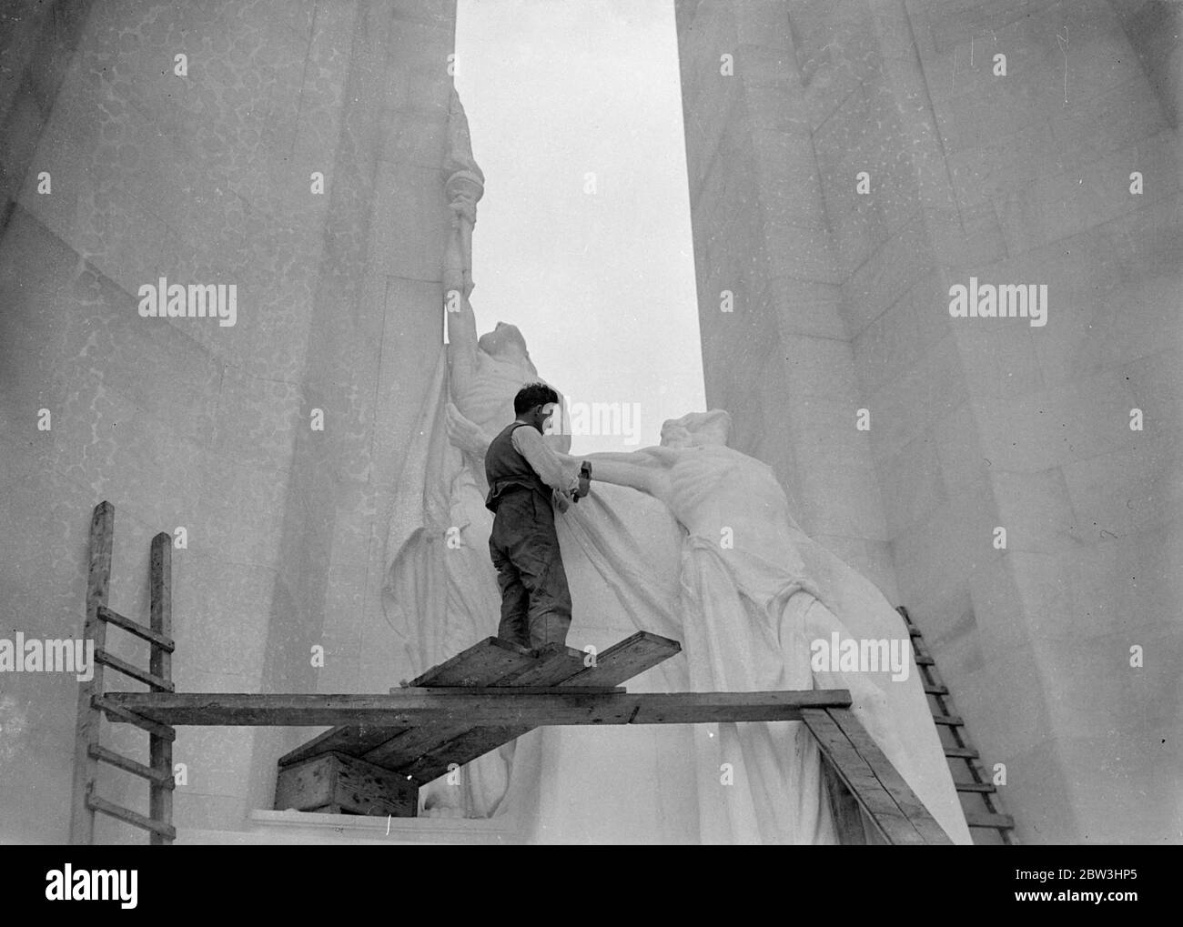 Last-minute preparations at Vimy Memorial for unveiling by the King ...